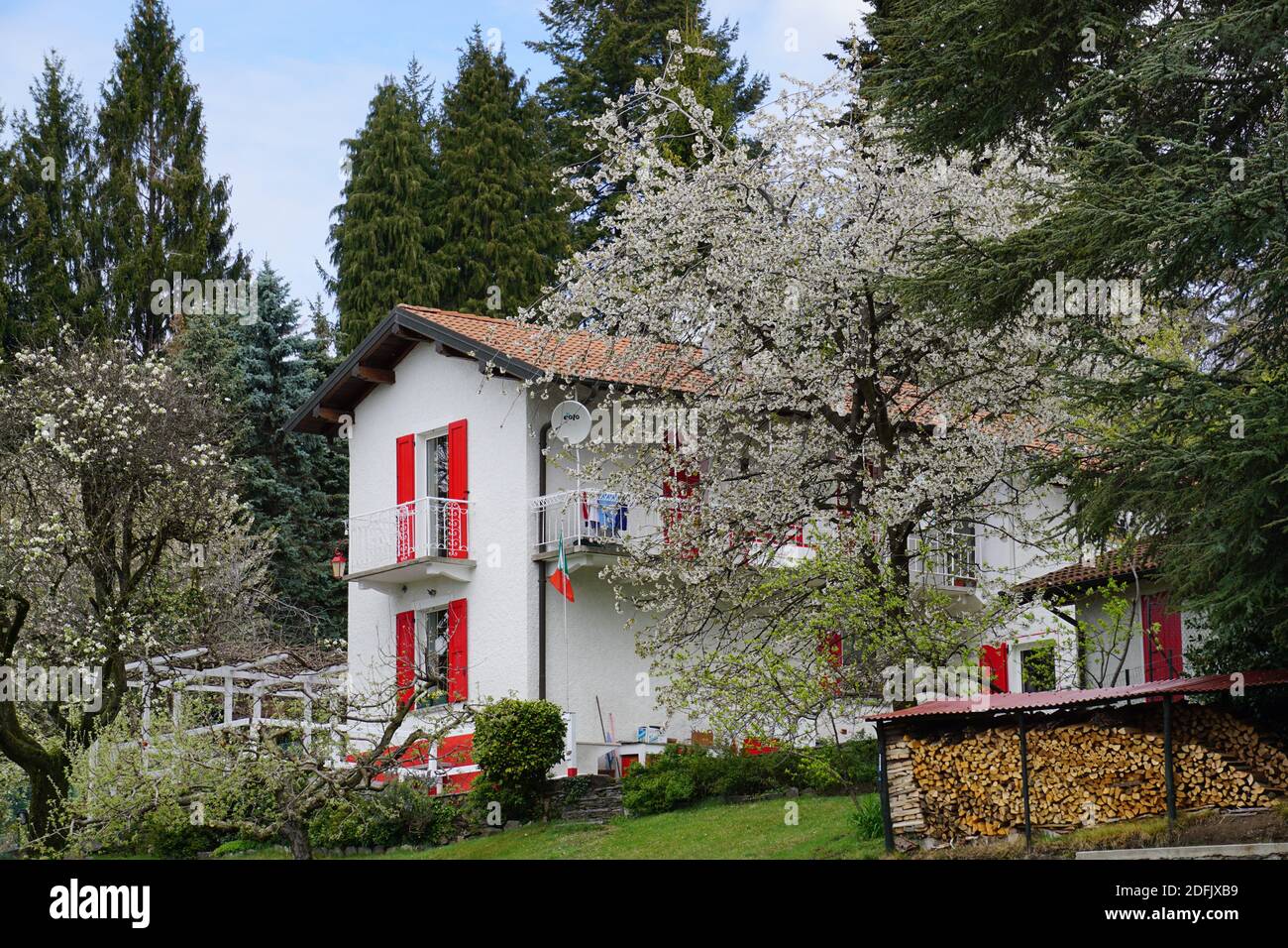 Typical house in switzerland hi-res stock photography and images - Alamy