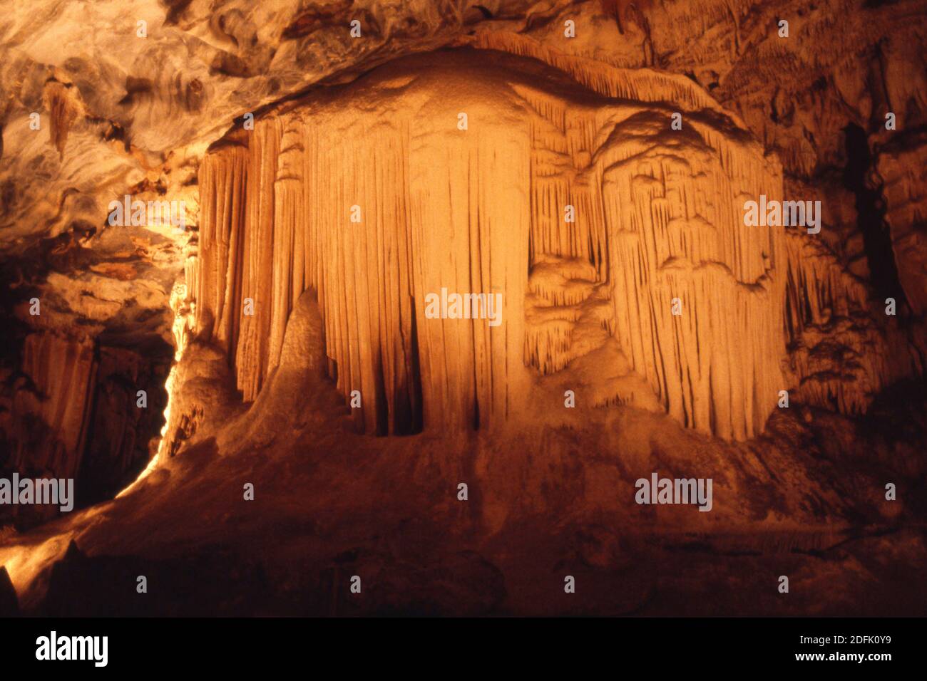 Formation of stalactites resembling organ pipes, Cango Caves ...