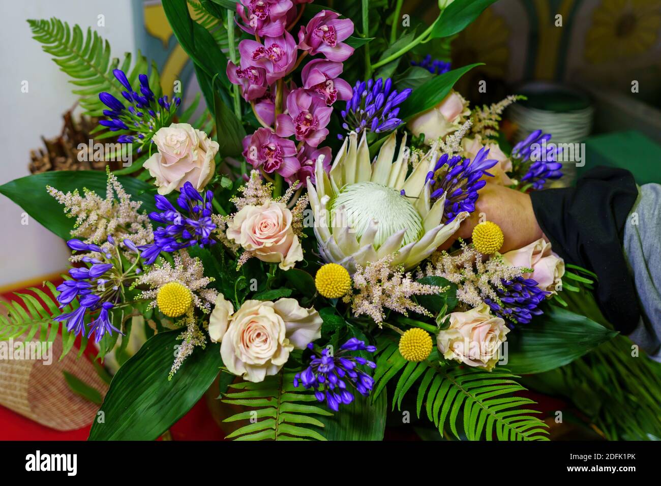 flower centre in a flower shop with roses Stock Photo - Alamy