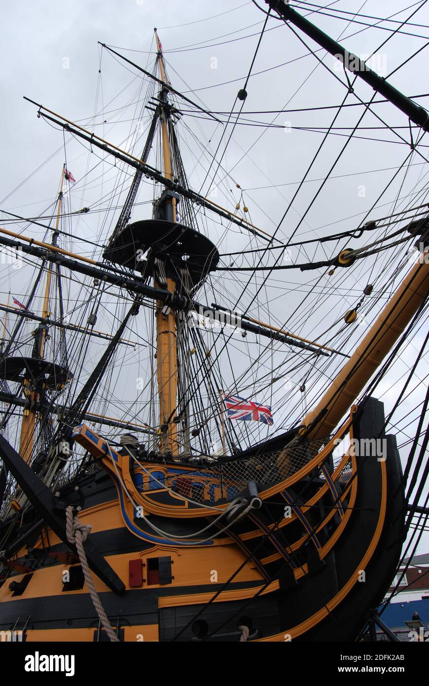 Mast rigging hms victory hi-res stock photography and images - Alamy