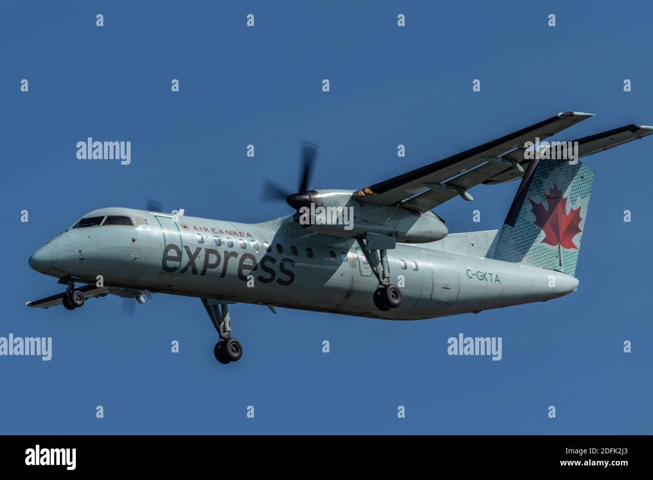 Cockpit turbo prop airplane hi-res stock photography and images - Alamy