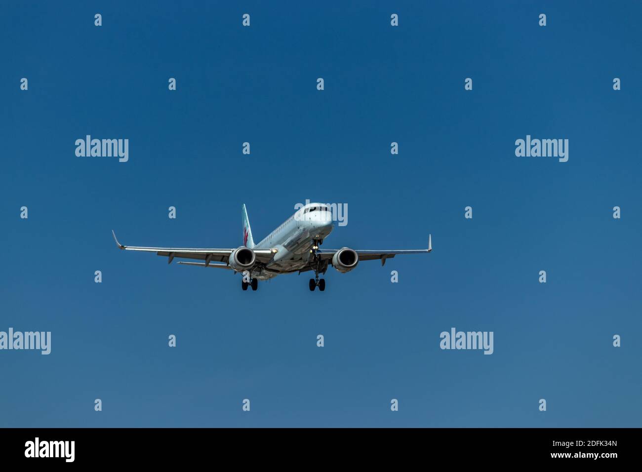 Long distance aircraft hi-res stock photography and images - Alamy