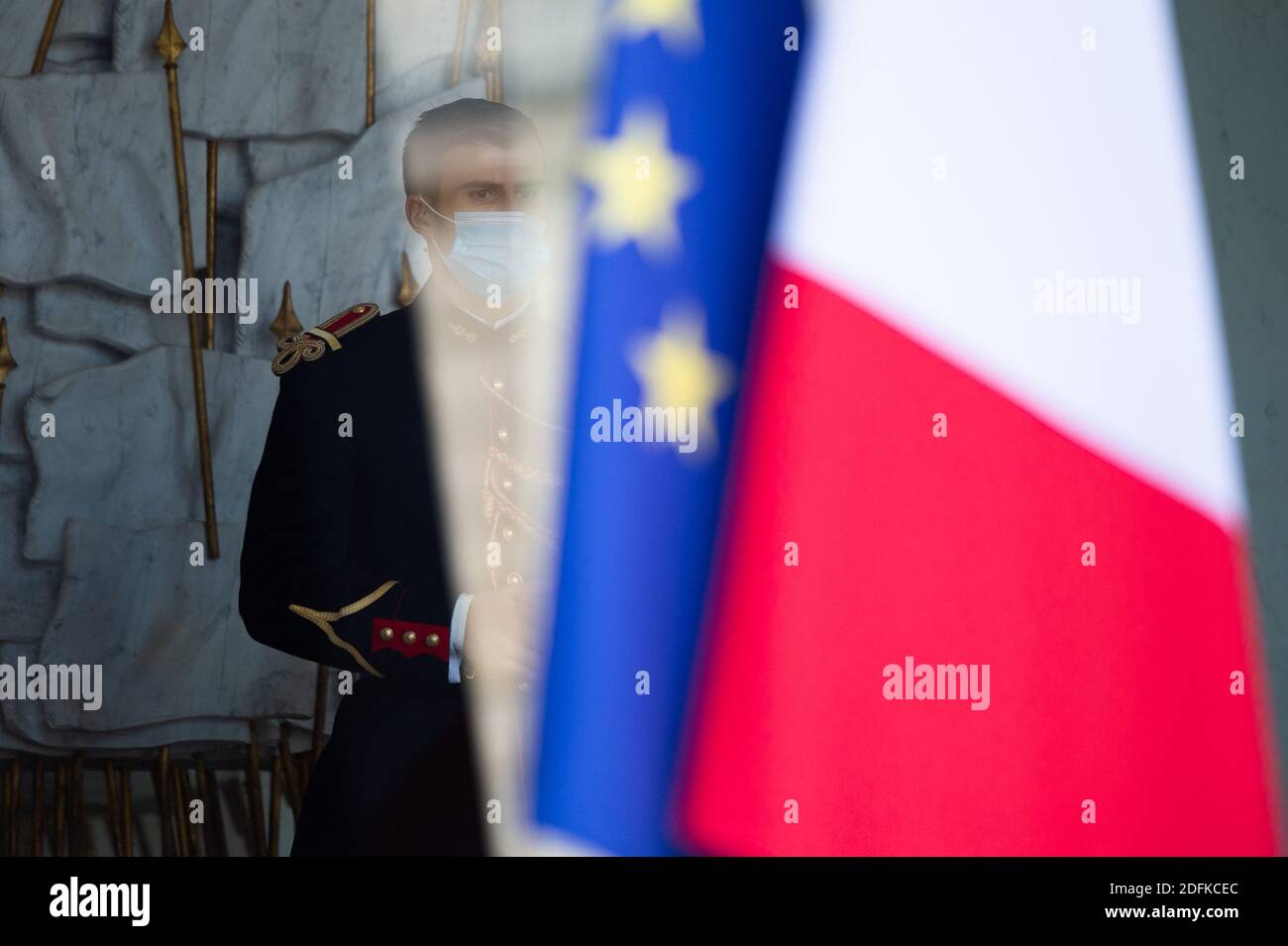 Illustration of republic guard at the Elysee presidential Palace on ...