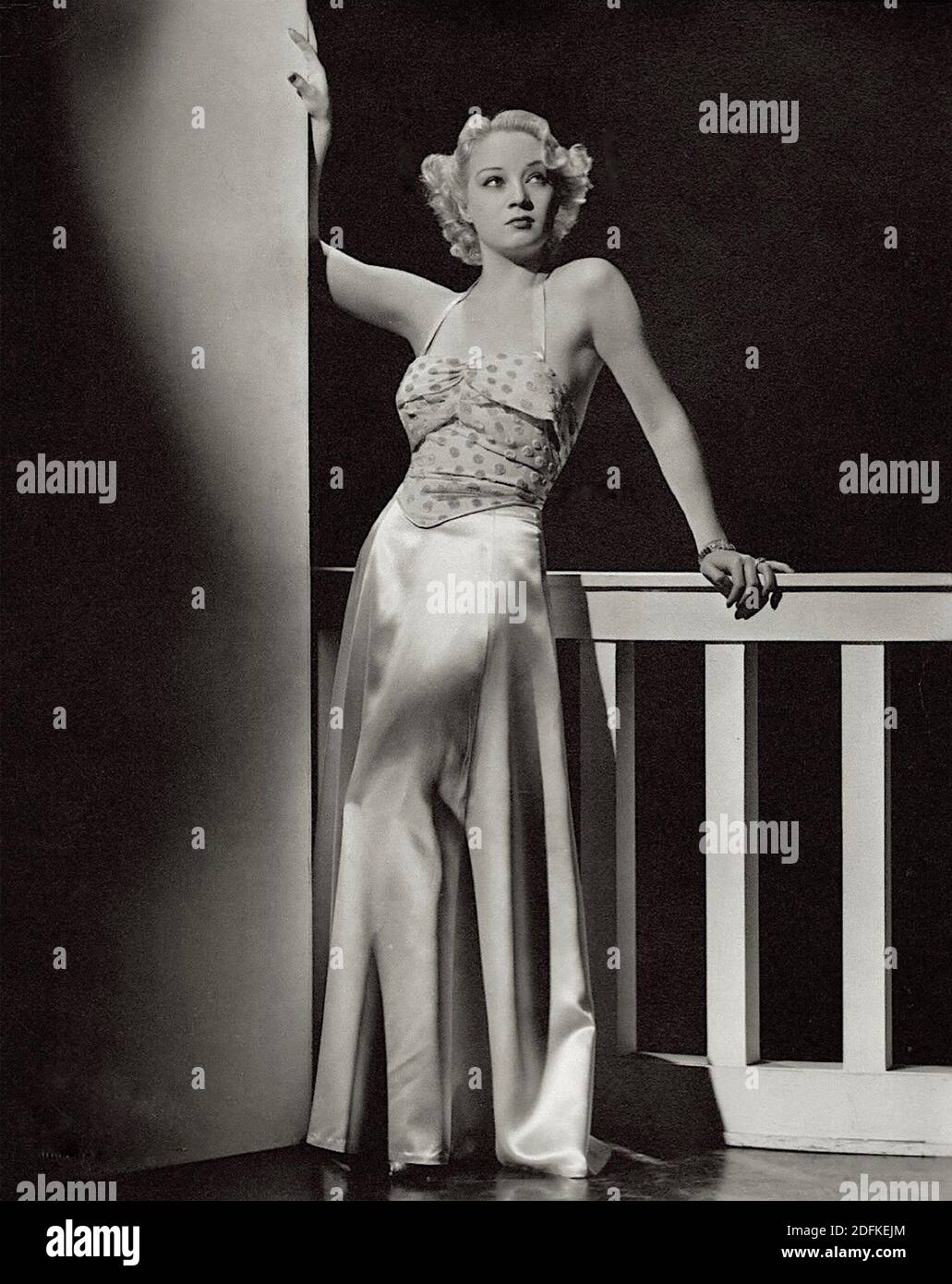 INA RAY HUTTON (1916-1984) stage name of Odessa Cowan, American jazz ...