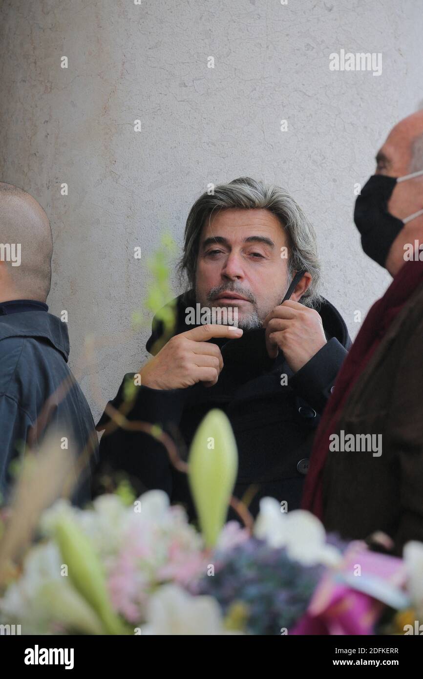 Alexandre Zouari at the funeral ceremony of Japanese-French fashion ...