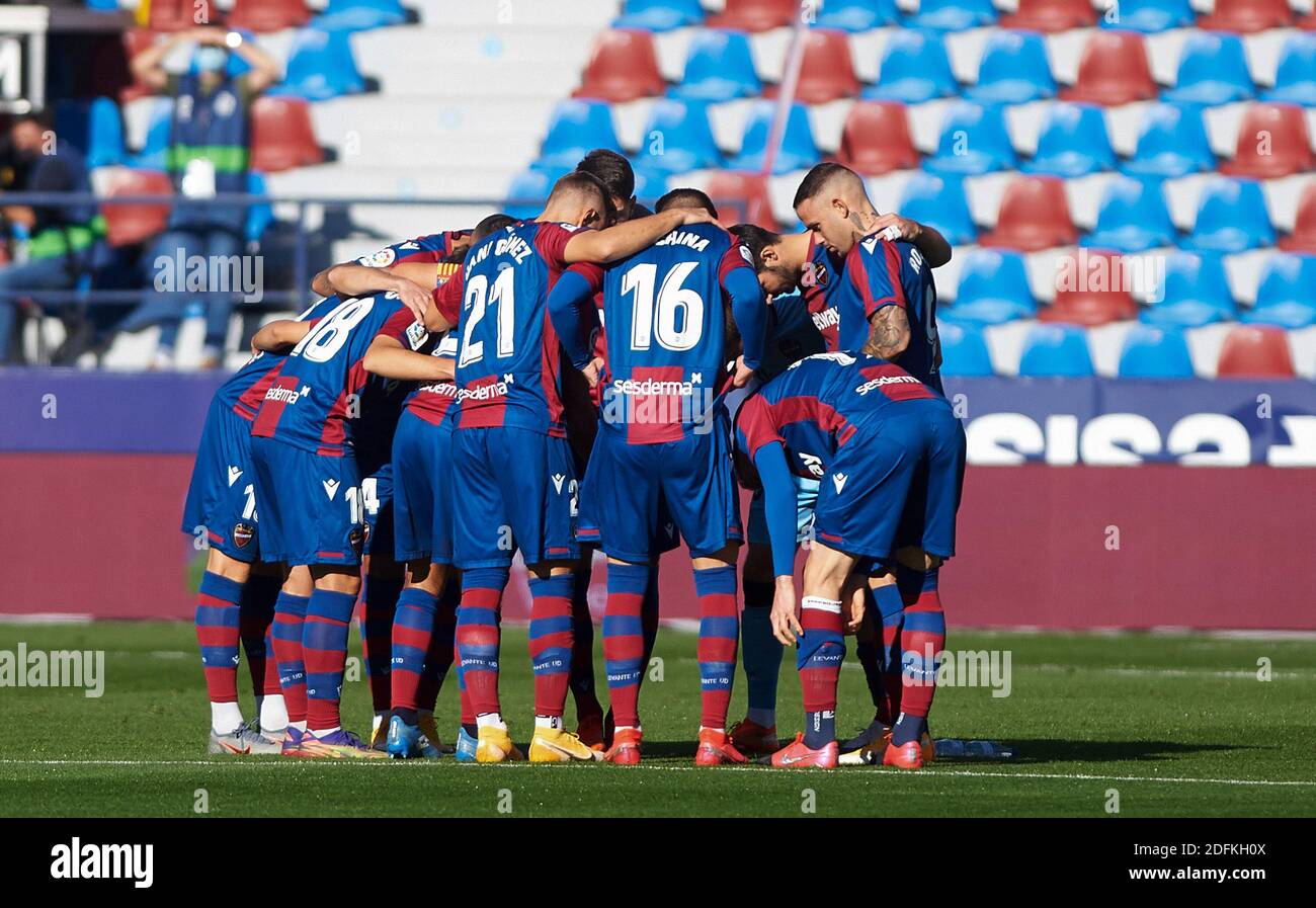 Football mach hi-res stock photography and images - Alamy