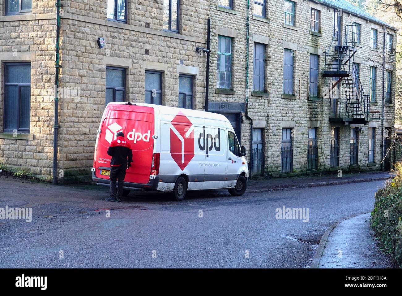 Dpd delivery man hi-res stock photography and images - Alamy