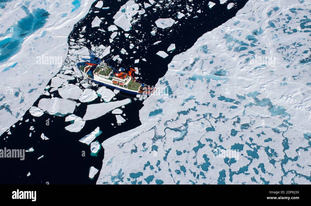 Ship polarstern hi-res stock photography and images - Alamy