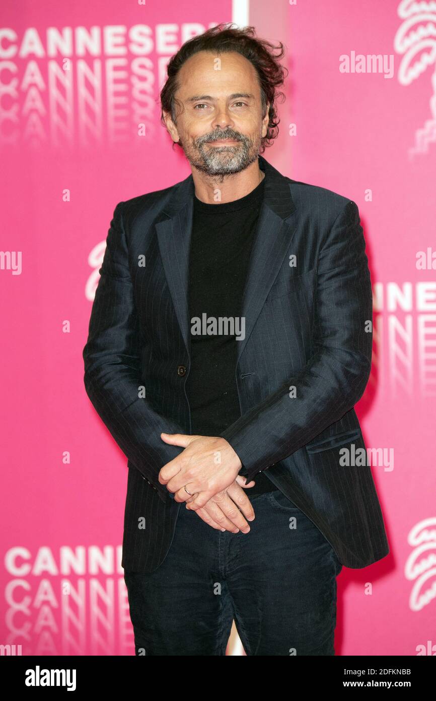 Xavier Mathieu poses on the pink carpet prior to the closing ceremony ...