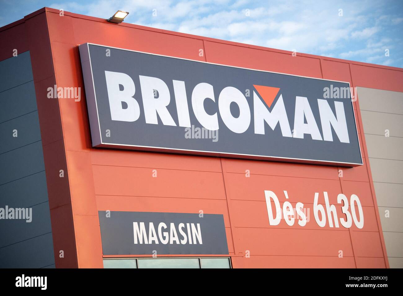 Bricoman hi-res stock photography and images - Alamy
