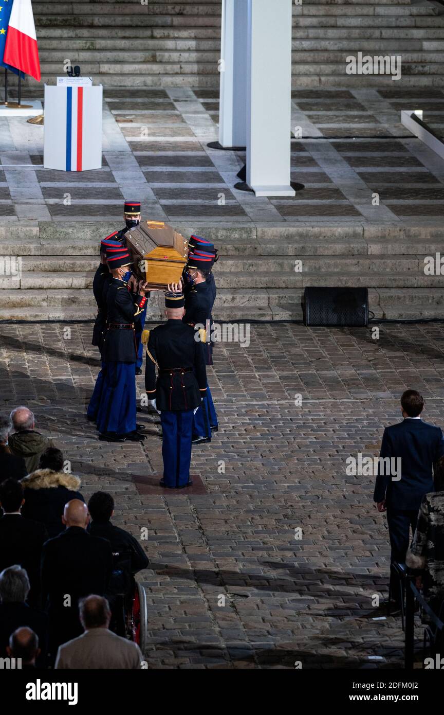 French Republican guards carry Samuel Paty's coffin inside Sorbonne ...
