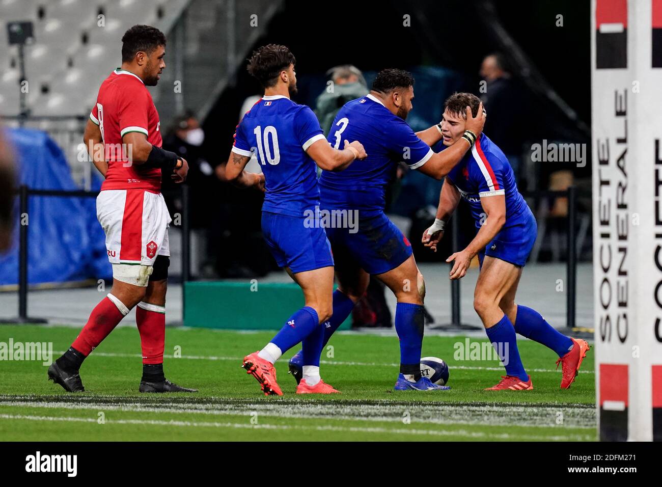 Antoine dupont try france rugby hi-res stock photography and images - Alamy