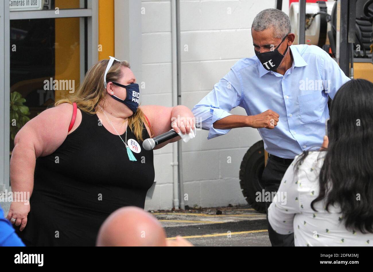 NO FILM, NO VIDEO, NO TV, NO DOCUMENTARY - Former president Barack ...