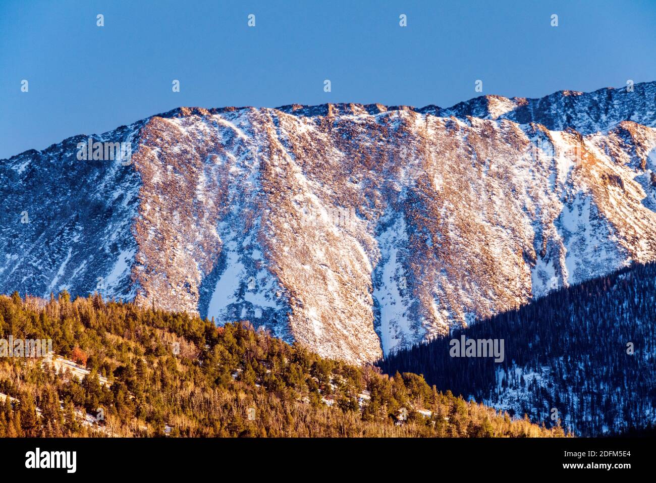 High mountain wind hi-res stock photography and images - Alamy