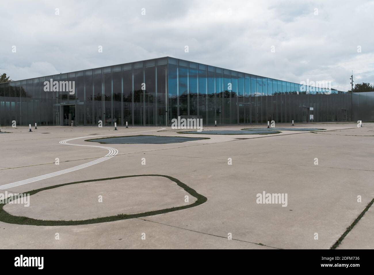 Outside view of the Louvre Lens museum Lens, France, on October 22 ...