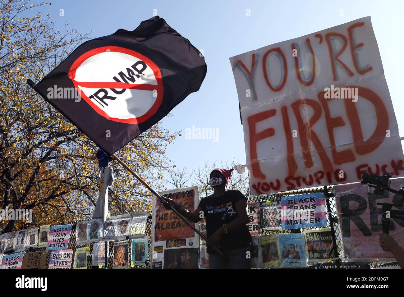 People celebrate outside the White House in Washington following the ...