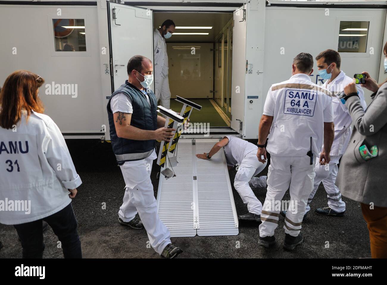 The mobile hospital (UMPEO) unique in Europe created by the SAMU of ...