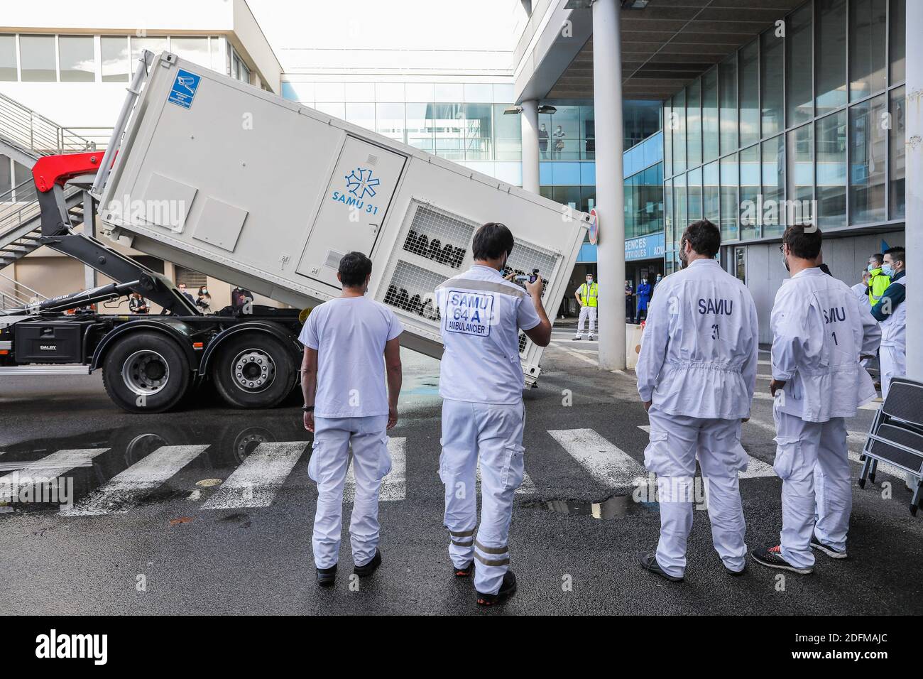 The mobile hospital (UMPEO) unique in Europe created by the SAMU of ...