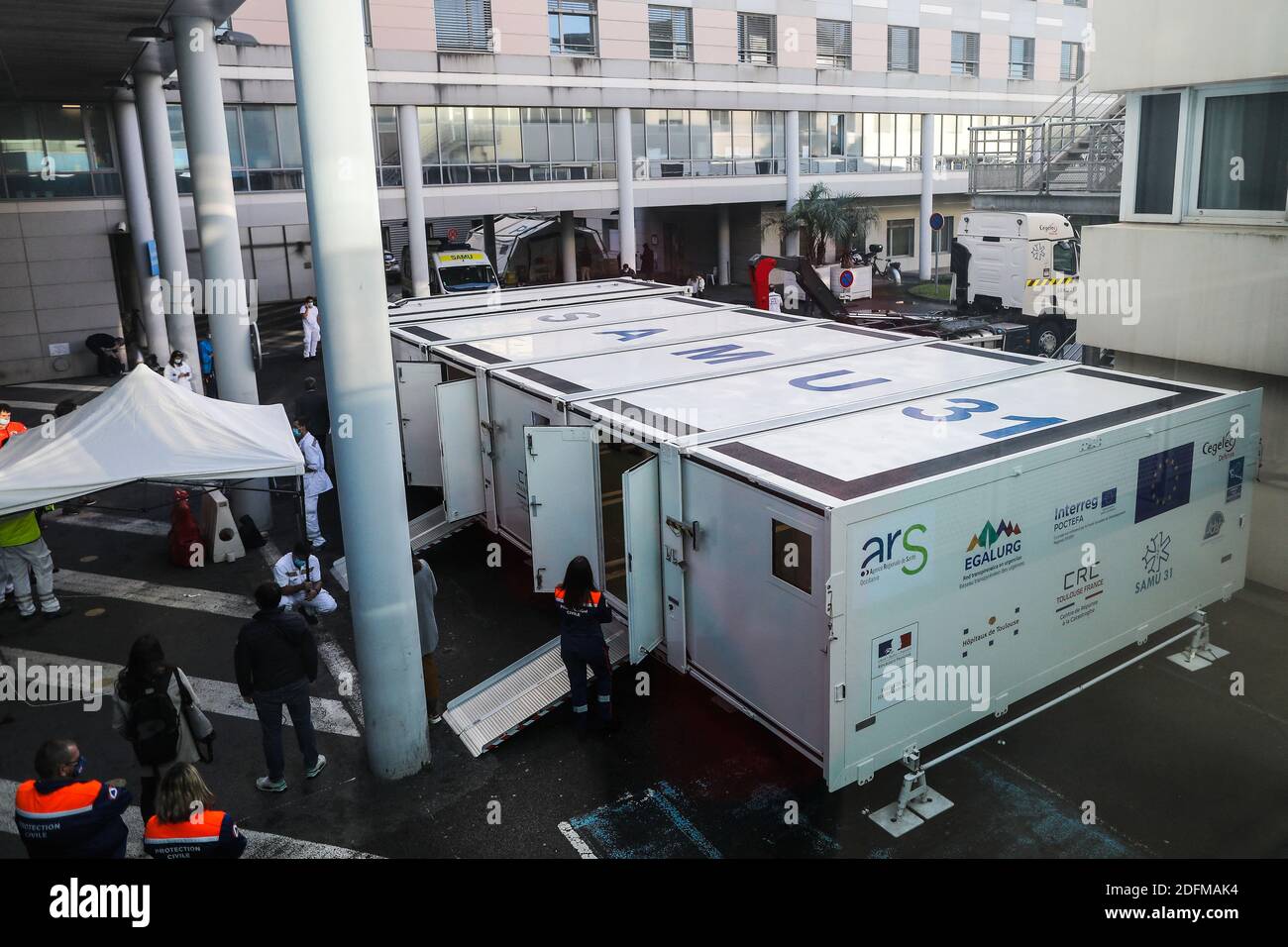 The mobile hospital (UMPEO) unique in Europe created by the SAMU of ...