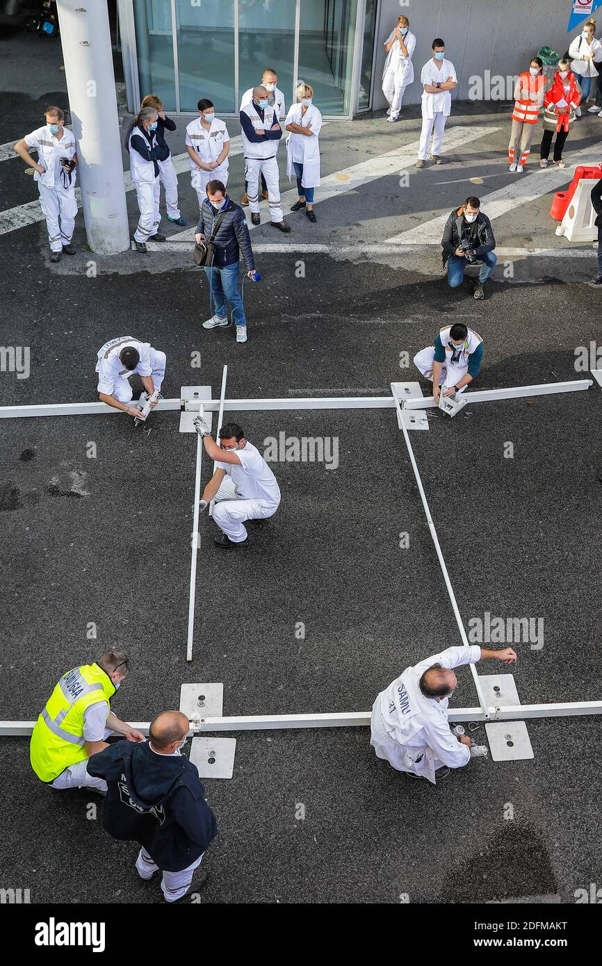 The mobile hospital (UMPEO) unique in Europe created by the SAMU of ...