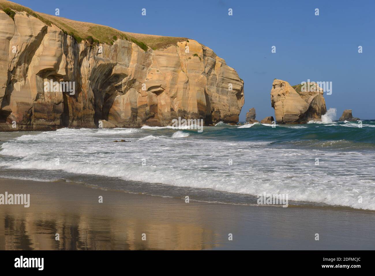 Secluded Tunnel Beach near Dunedin New Zealand Stock Photo - Alamy