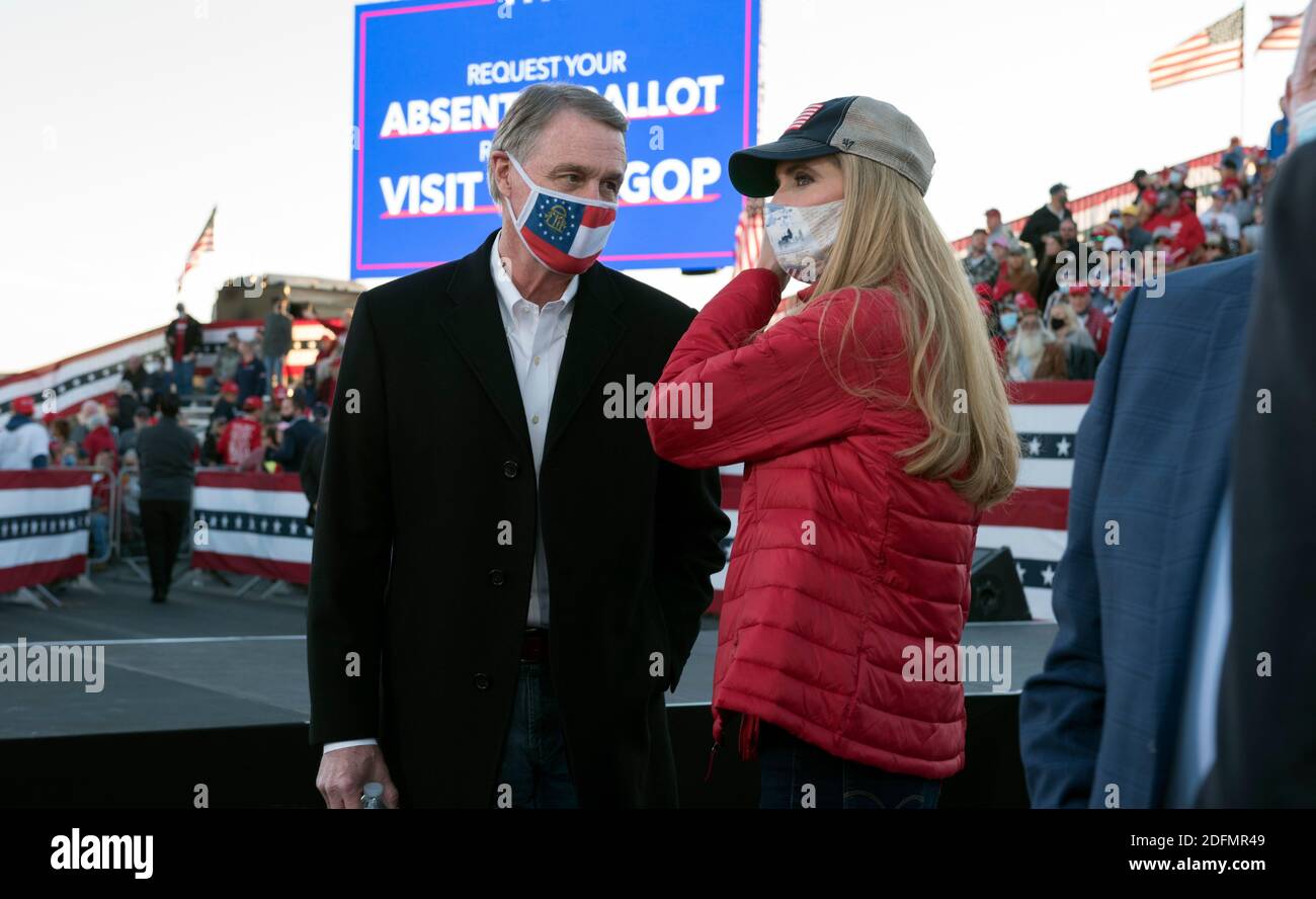 Valdosta, GA, USA. 5th Dec, 2020. Thousands of Trump supporters ...
