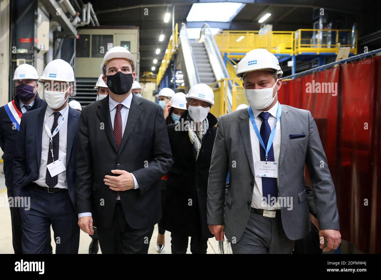 Prime Minister Jean Castex, flanked by Labour Minister Elisabeth Borne ...