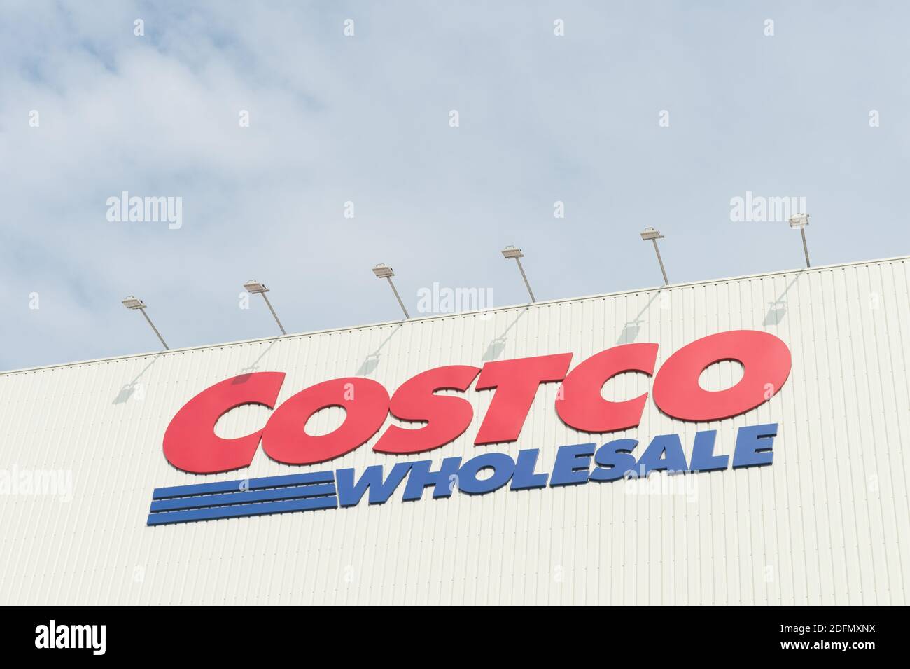 Costco storefront hi-res stock photography and images - Alamy