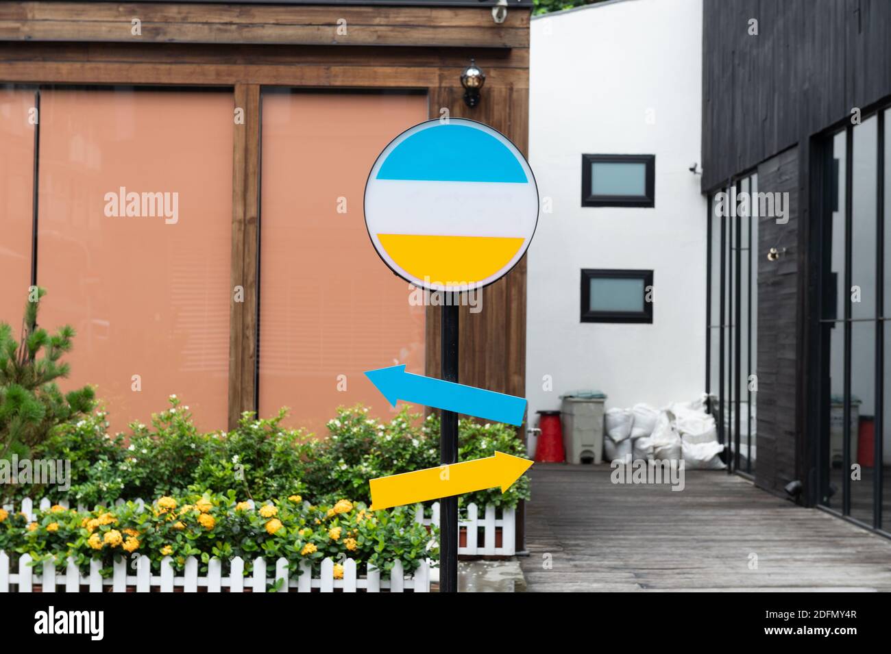 Blank Blue and yellow street sign Stock Photo - Alamy