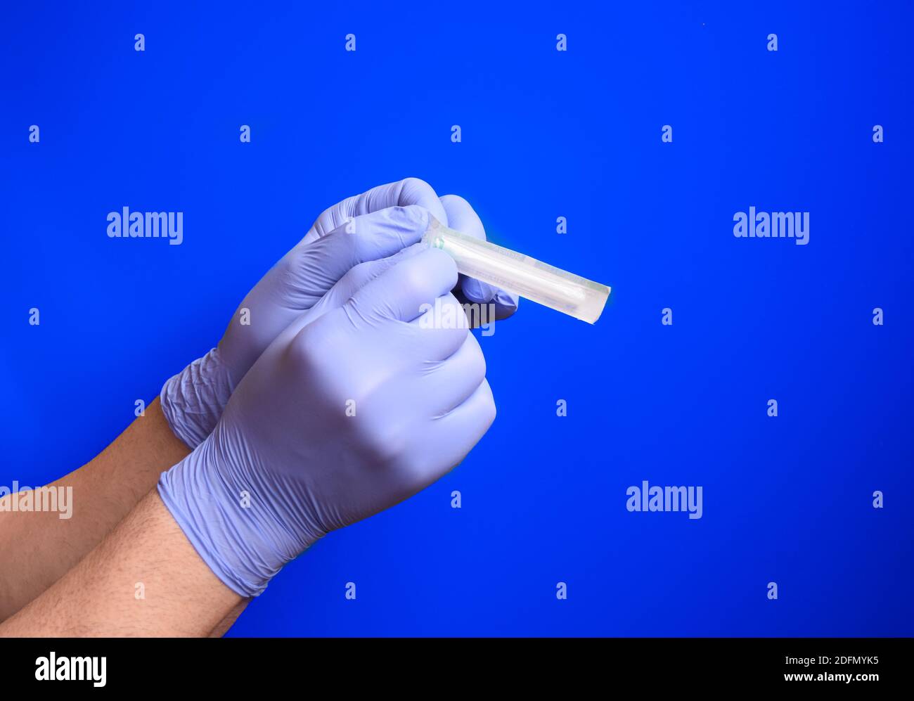 Medical needle hi-res stock photography and images - Alamy