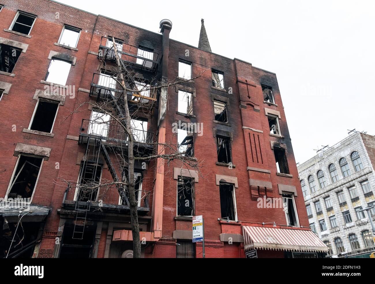 Old buiding new york hi-res stock photography and images - Alamy