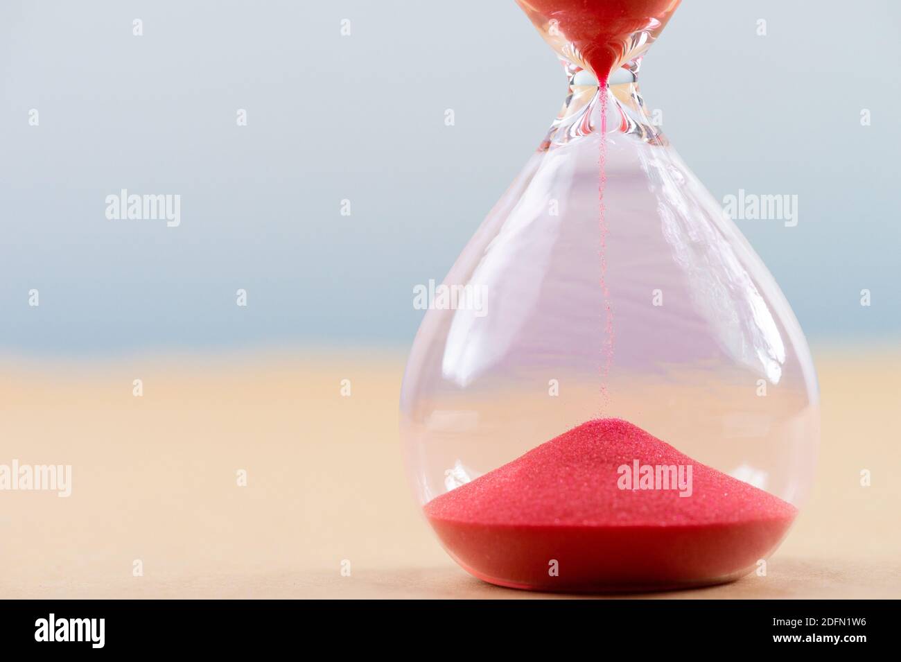Sand timer table hi-res stock photography and images - Alamy