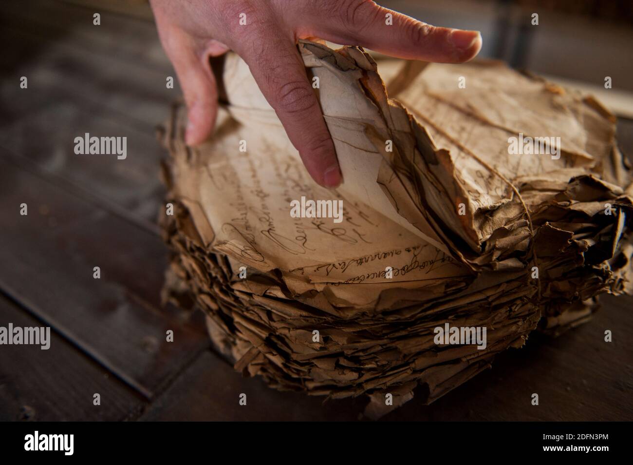 Medieval books hi-res stock photography and images - Alamy