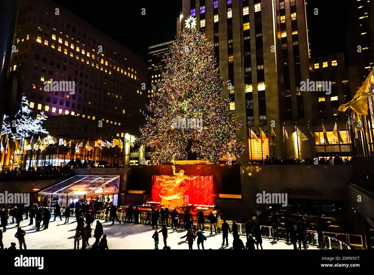 Rockefeller Center Christmas Tree and holiday decorations at the ...