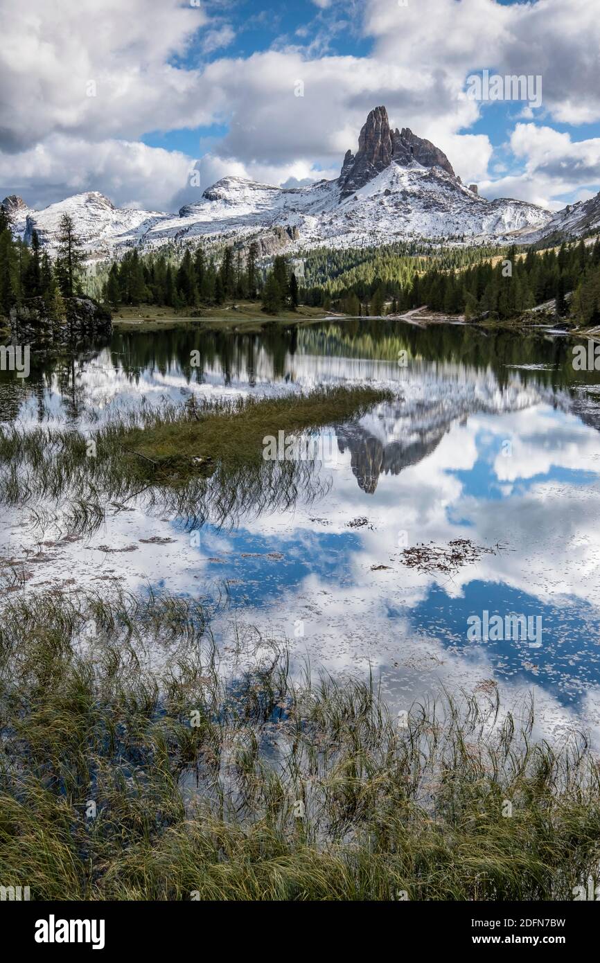 Monte Pelmo reflected in the mountain lake Lago Federa, Dolomites ...