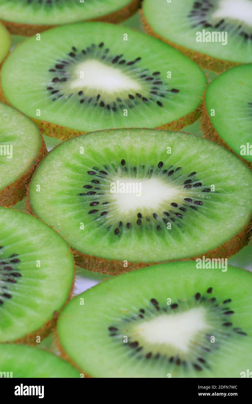 Sliced gooseberry ( Actinidia chinensis, Actinidia) , kiwi fruit Stock ...