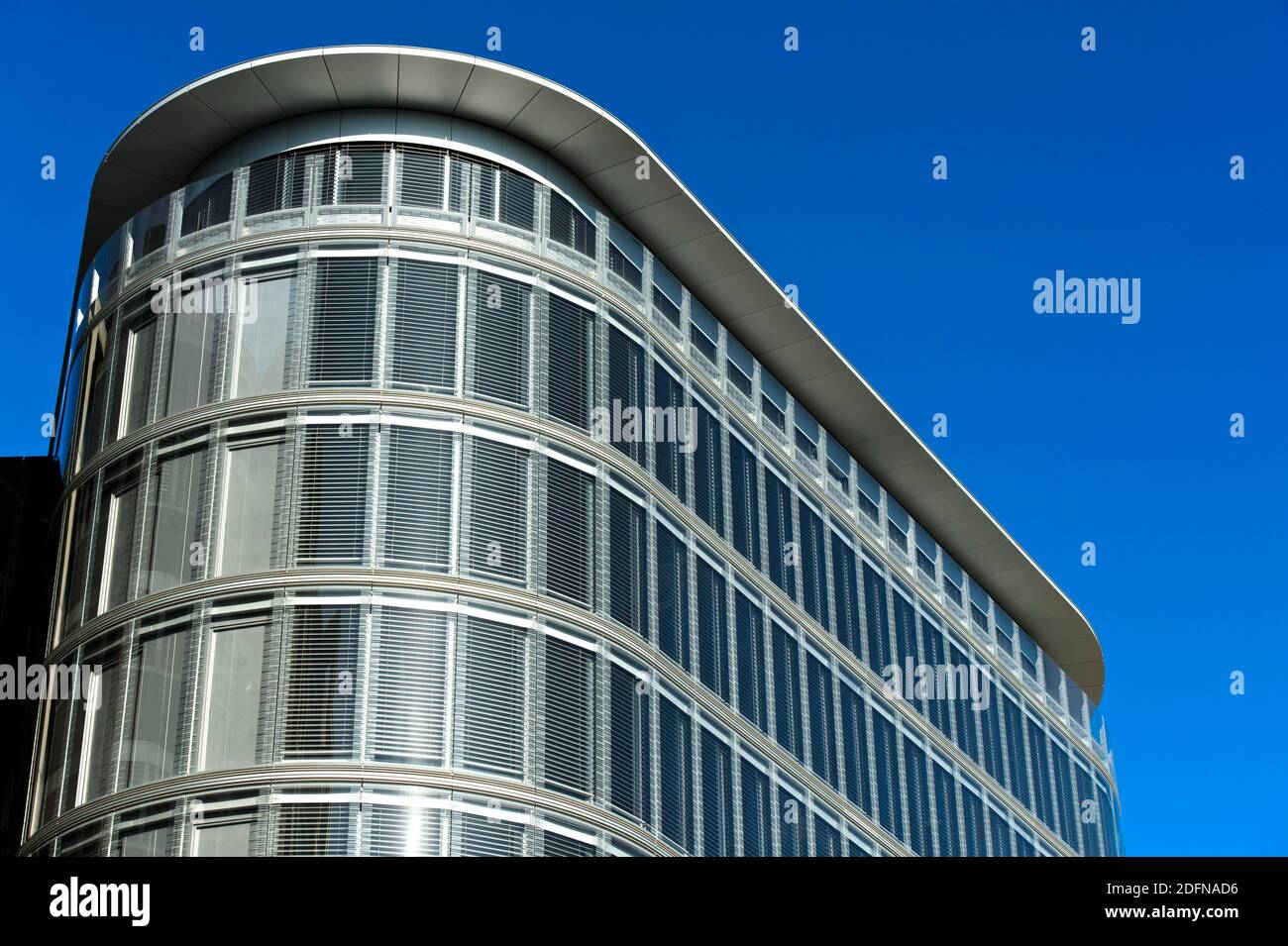 Modern office building, Varembe 7, Real Estate Foundation for ...