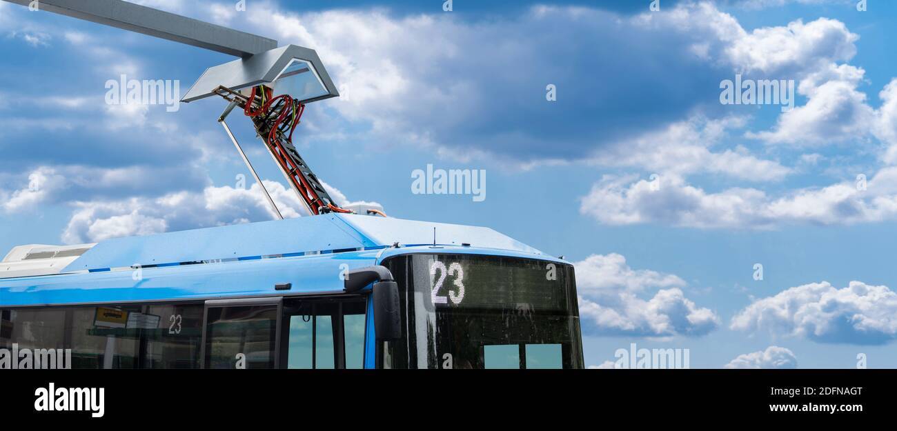 Electric bus charged pantograph hi-res stock photography and images - Alamy