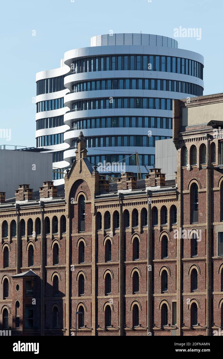 Modern warehouse building hi-res stock photography and images - Alamy