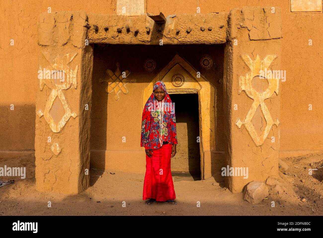 Traditional man in niger hi-res stock photography and images - Alamy