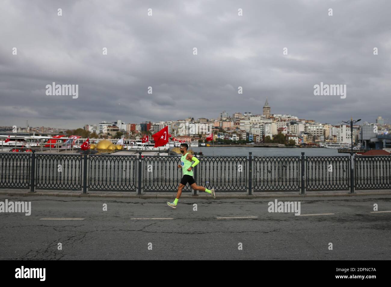ISTANBUL, TURKEY - NOVEMBER 08, 2020: Undefined athlete running in 42 ...