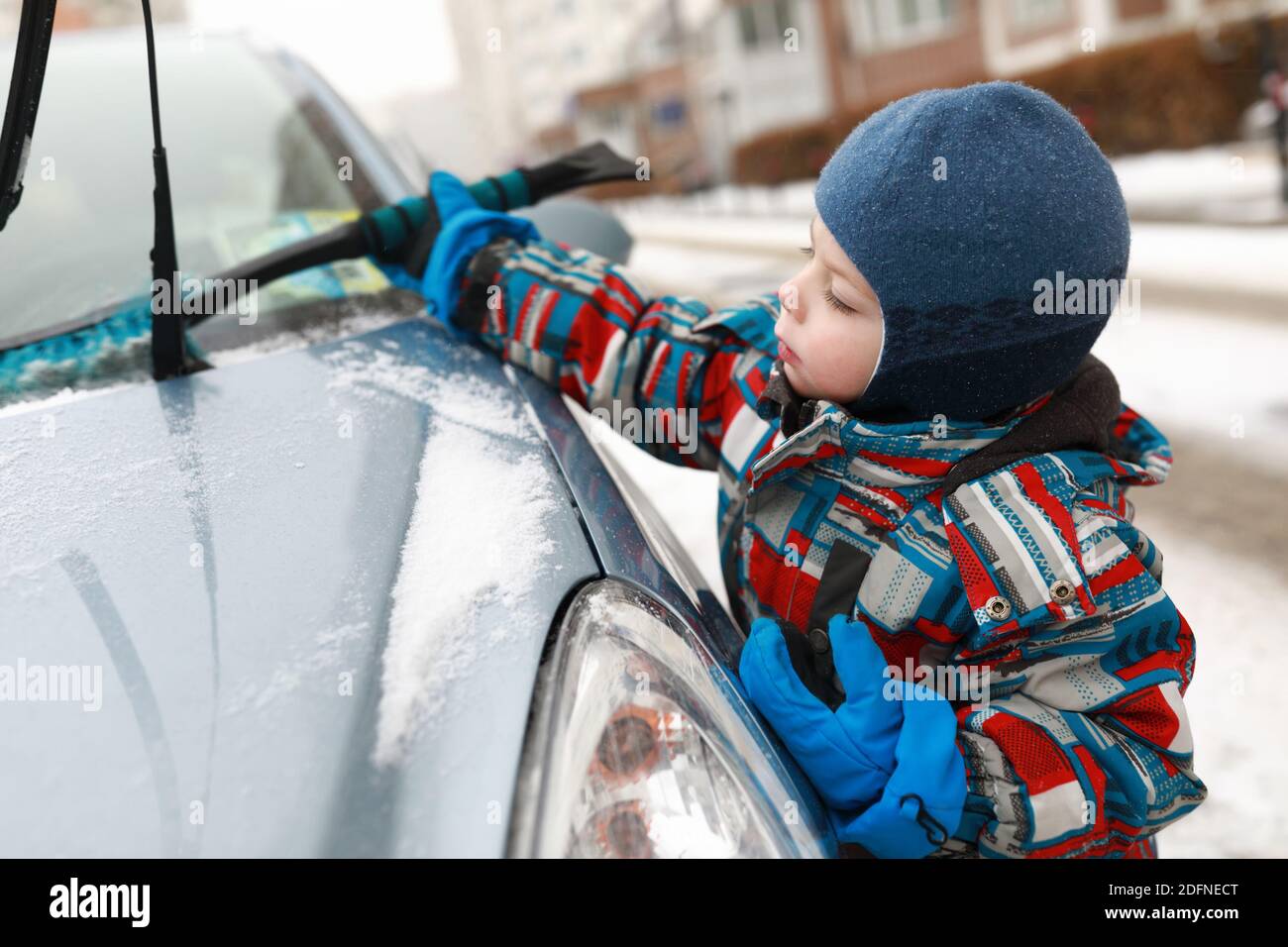 Scrape off car hi-res stock photography and images - Alamy
