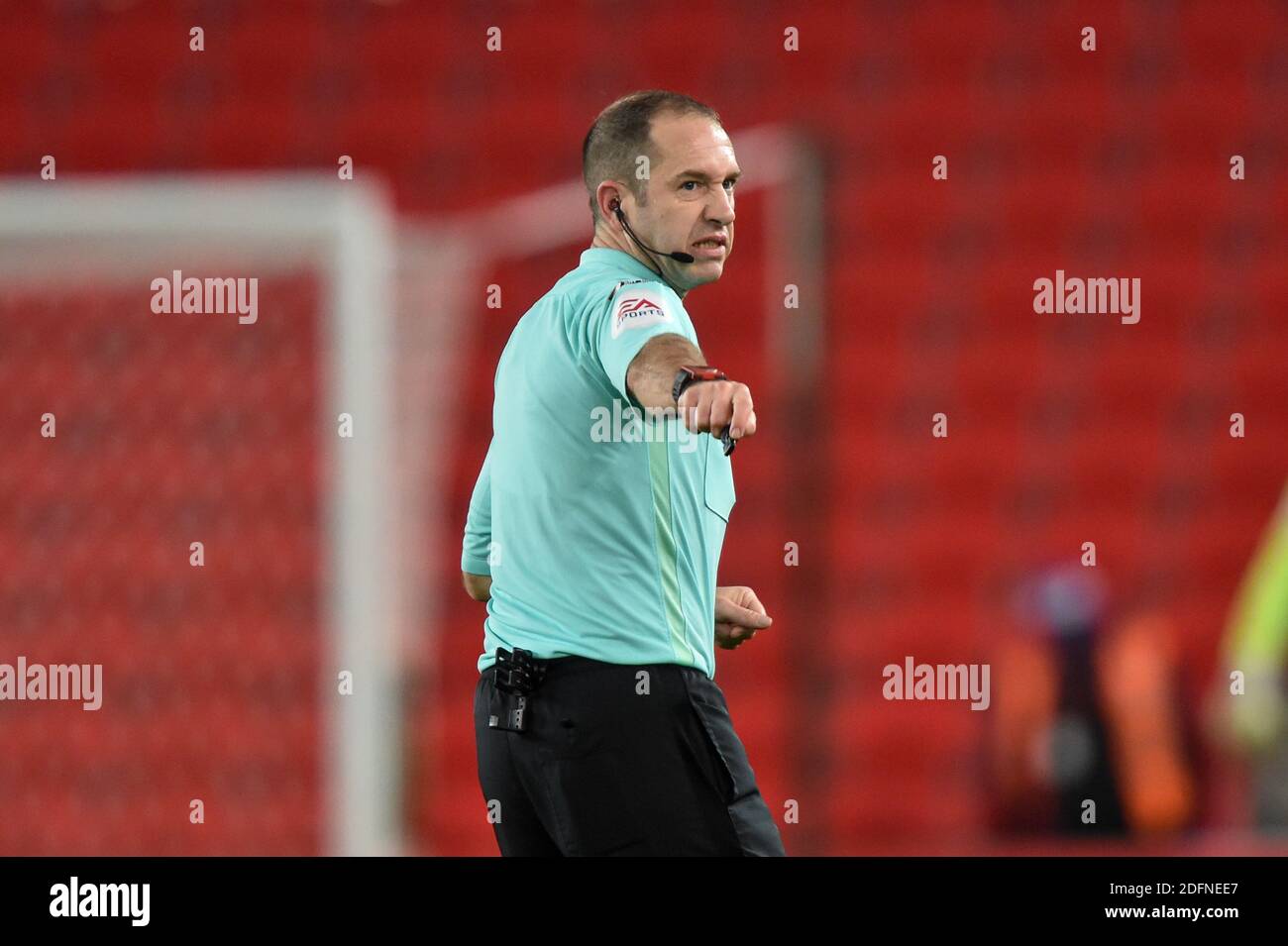 Referee Jeremy Simpson during the game Stock Photo - Alamy