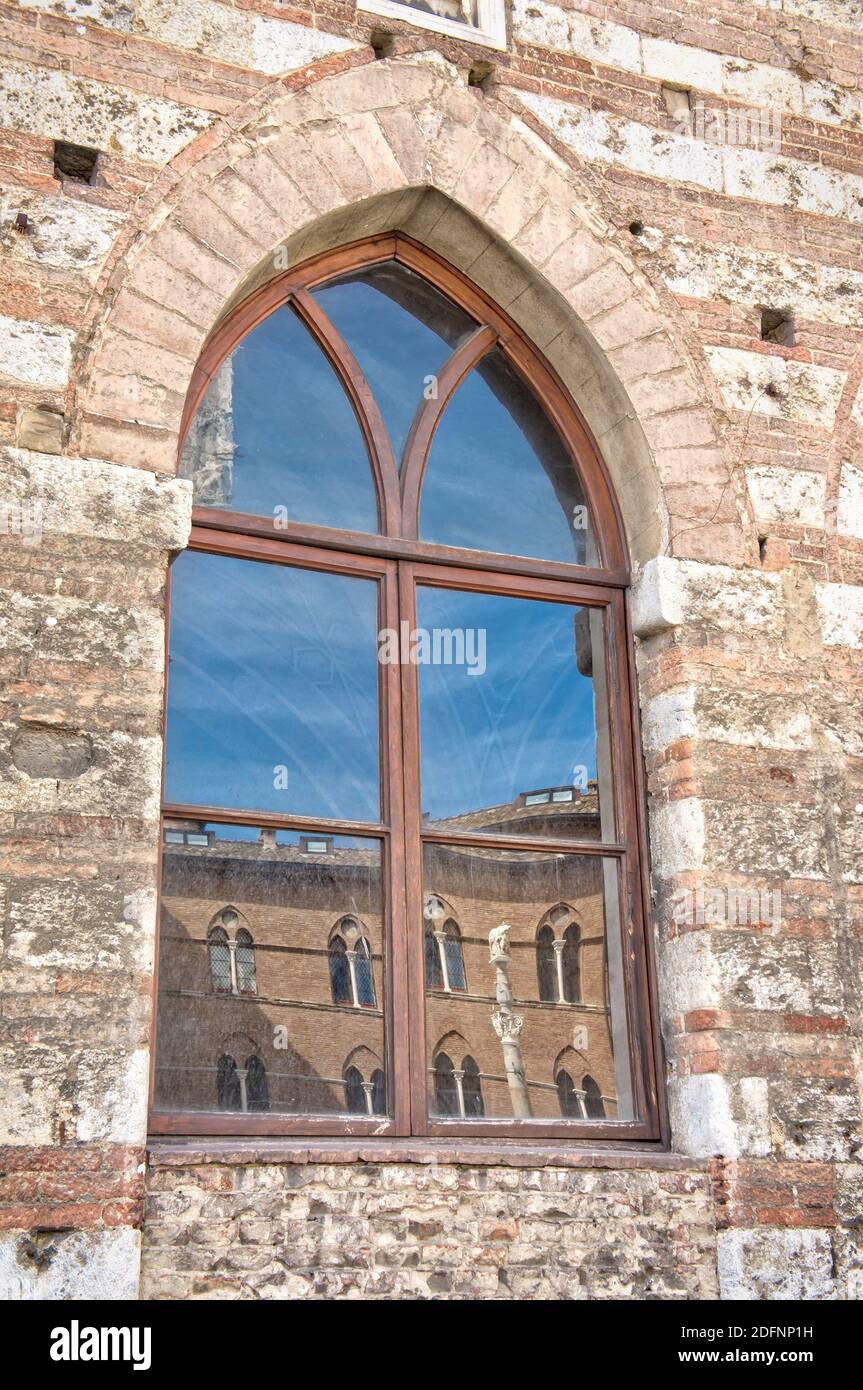 Traditional ancient windows in Siena - Italy Stock Photo - Alamy