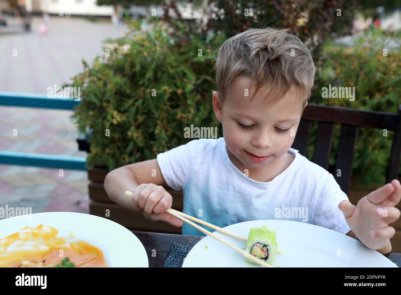 Japan sushi eating child hi-res stock photography and images - Alamy