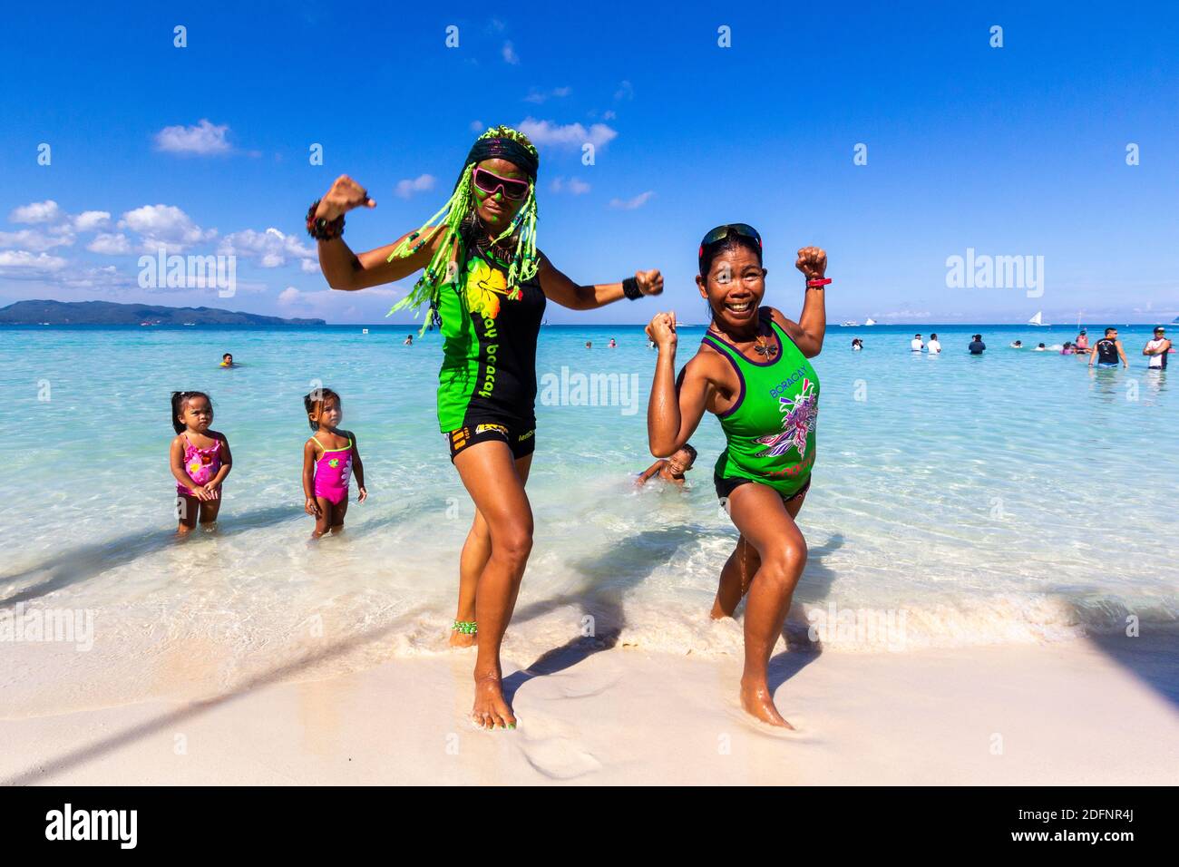 Boracay dragon boat hi-res stock photography and images - Alamy