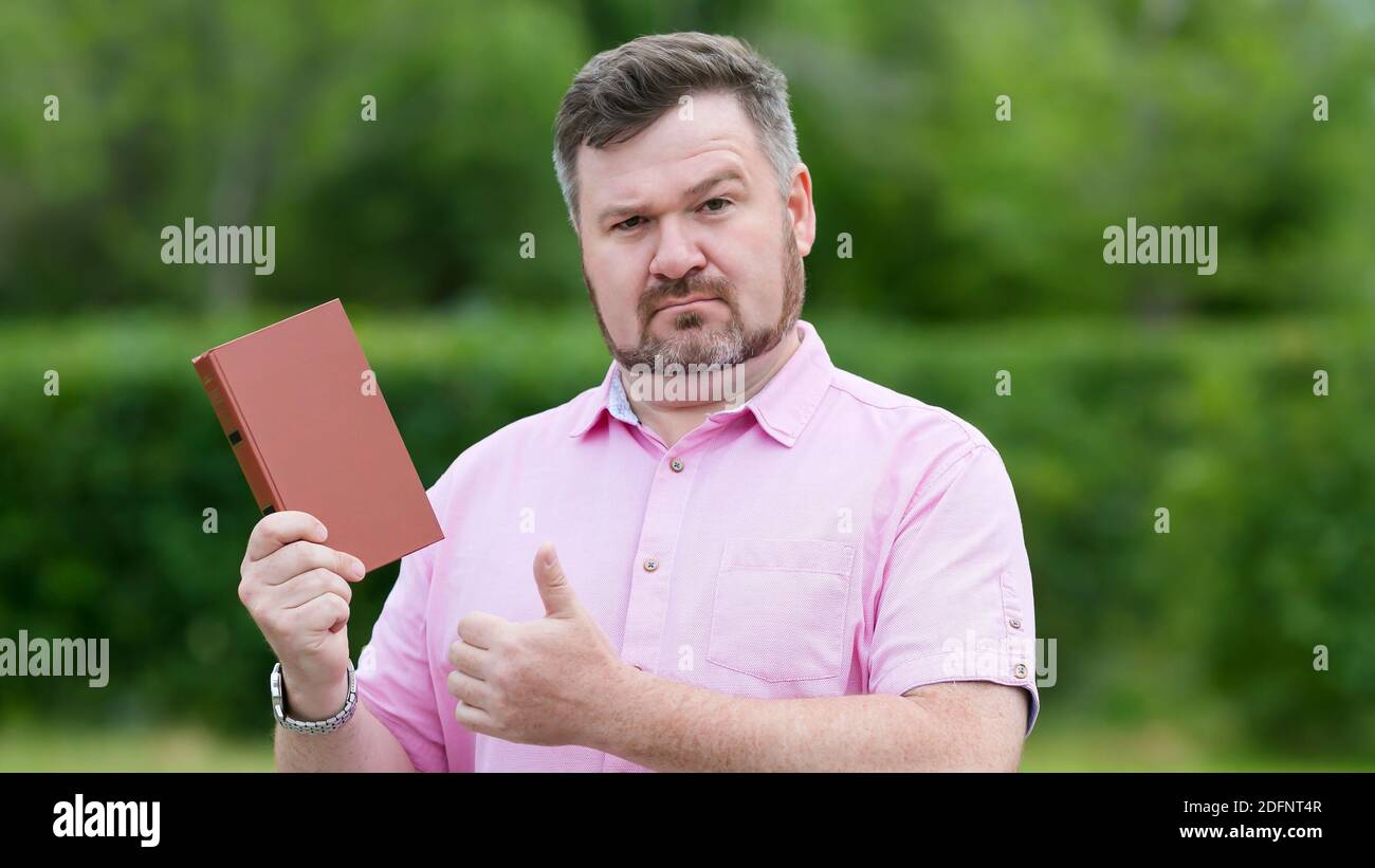 Reading Recommendation High Resolution Stock Photography and Images - Alamy