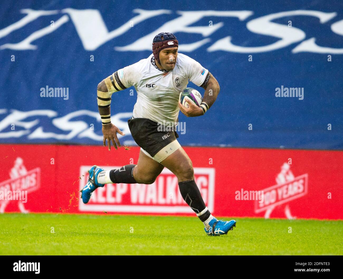 Fijian rugby player nemani nadolo hi-res stock photography and images ...