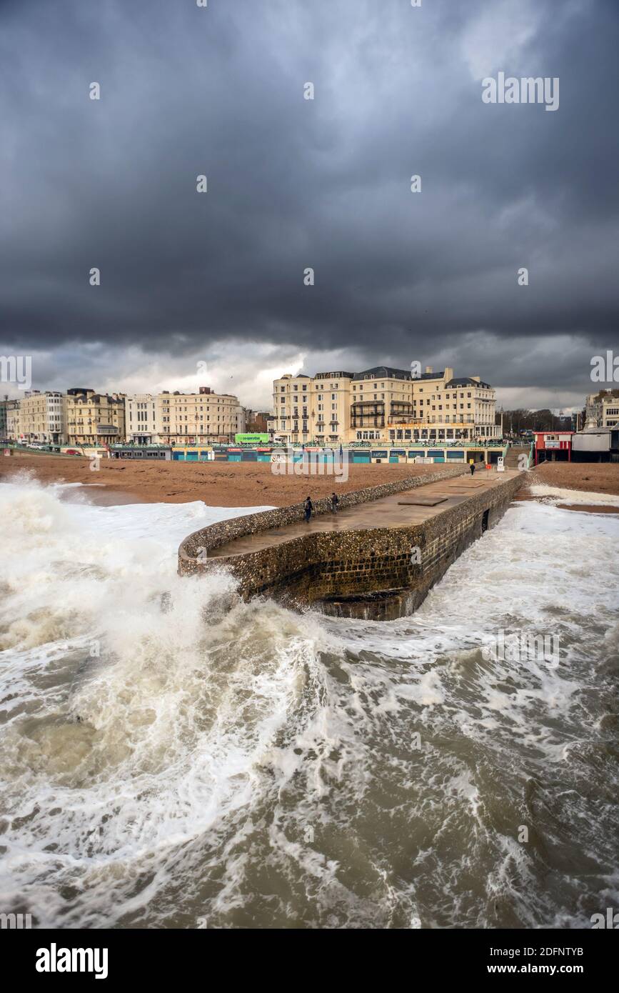 Brighton, December 5th 2020: Waves crashing on the seafront this ...