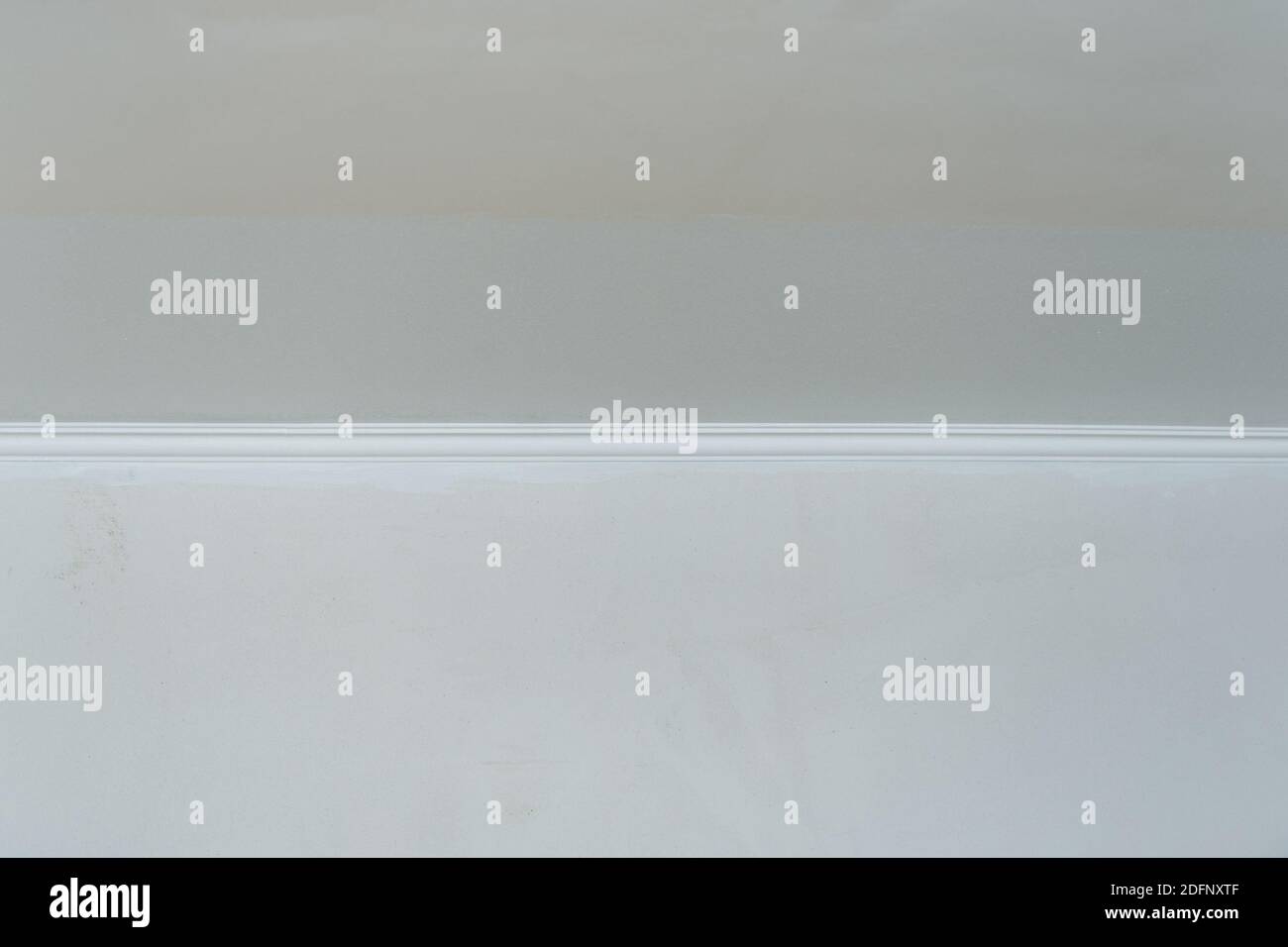 Cornice line between ceiling and wall in a repair time Stock Photo - Alamy